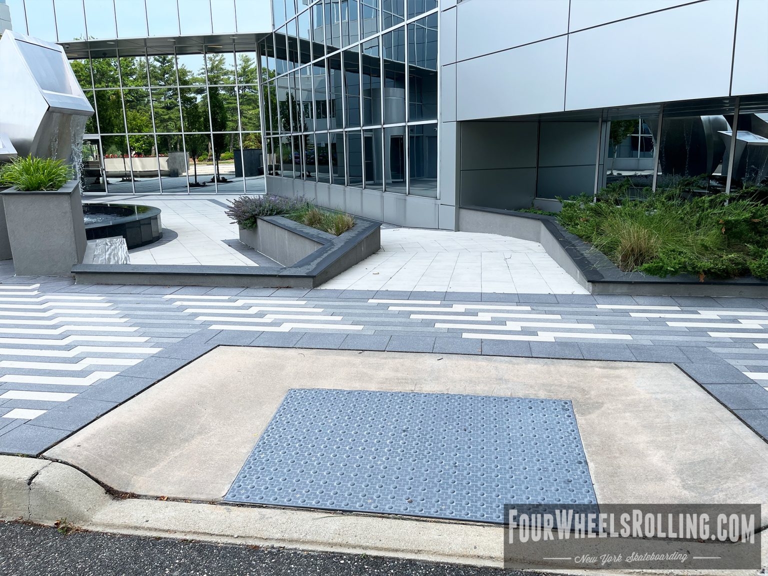 Melville: Mini Plaza | Long Island Skateboarding Spots