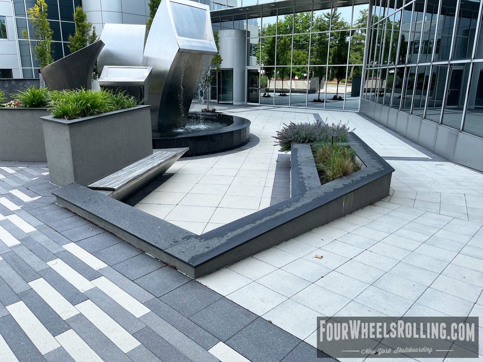 Melville: Mini Plaza | Long Island Skateboarding Spots