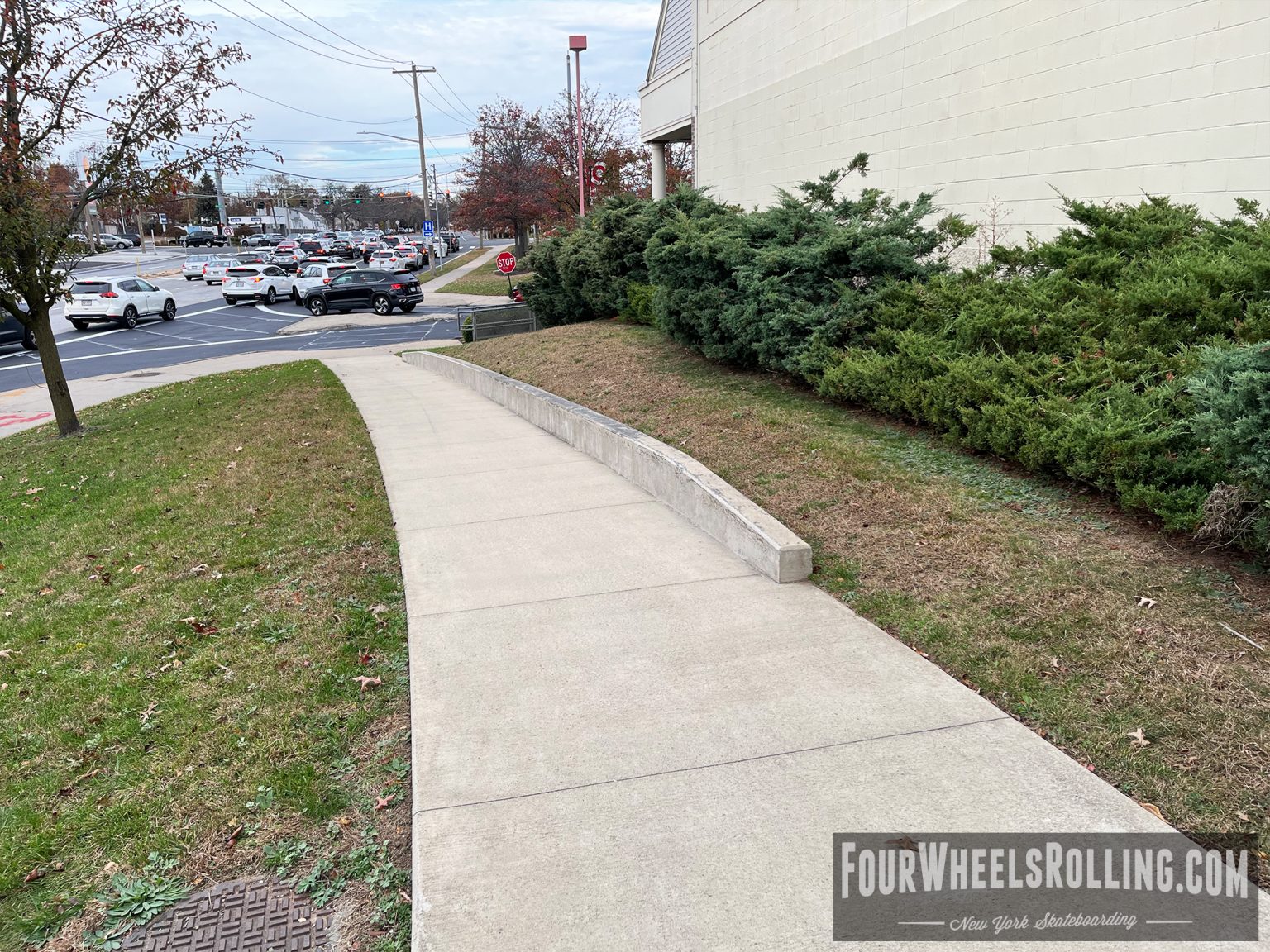 Levittown: Stop & Shop Ledge | Long Island Skateboarding Spots